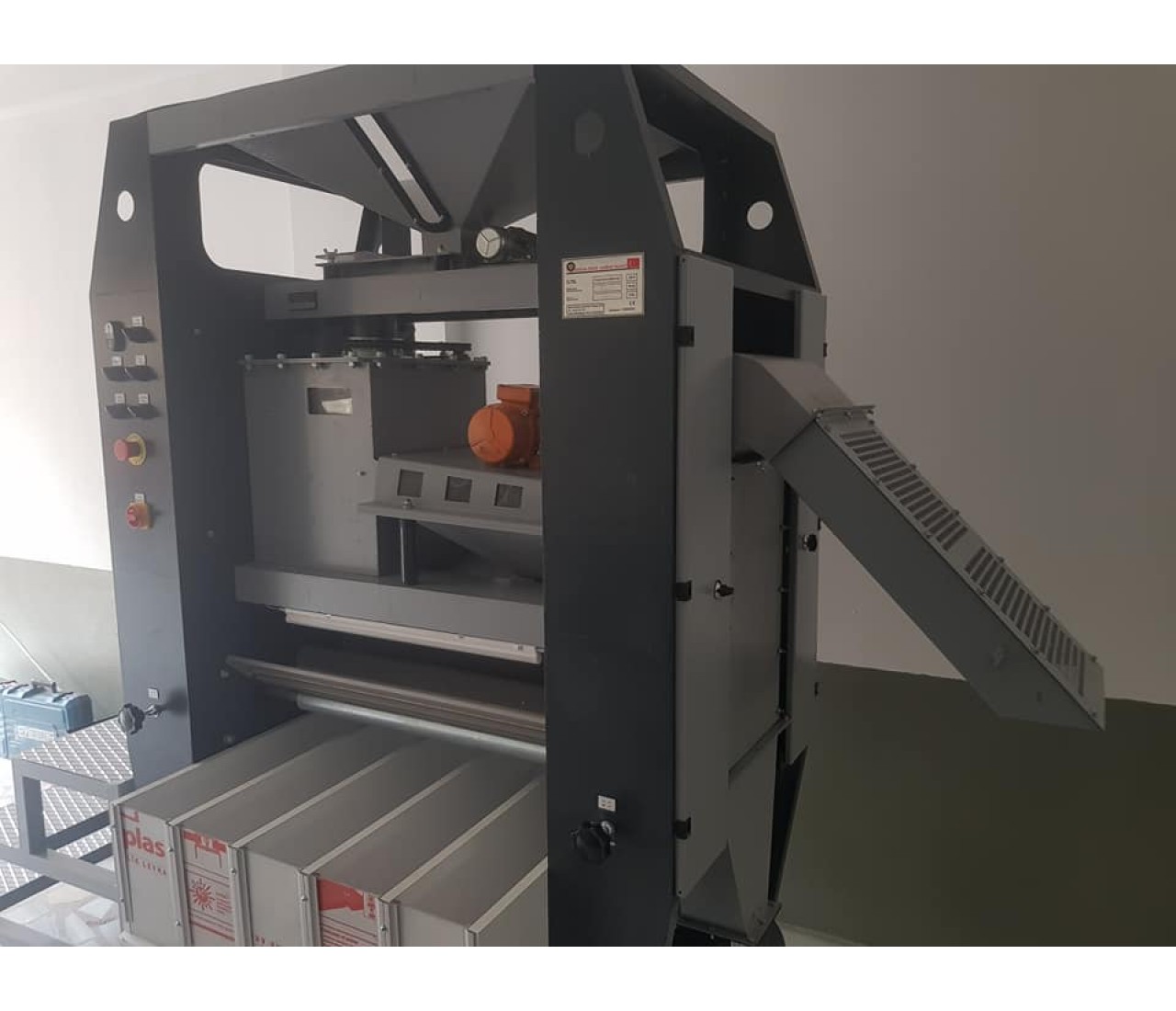 TURCOBAZAAR PROFESSIONAL NUT CRACKER MACHINE FULL AUTOMATIC ...